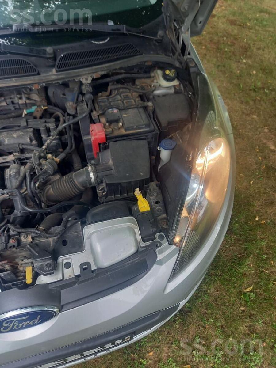 Grey Ford Fiesta 2012 in Bauska, with an engine capacity of 1.20 L and mileage of 160 thousand km for 2025 €, photo 15 on AUTOMOTO.COM.LV