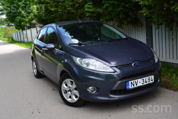 Pelēks Ford Fiesta 2012 Rīga, ar dzinēja tilpumu 1.60 L un nobraukumu 220 tūkst. km par 3400 €, foto 1 vietnē AUTOMOTO.COM.LV