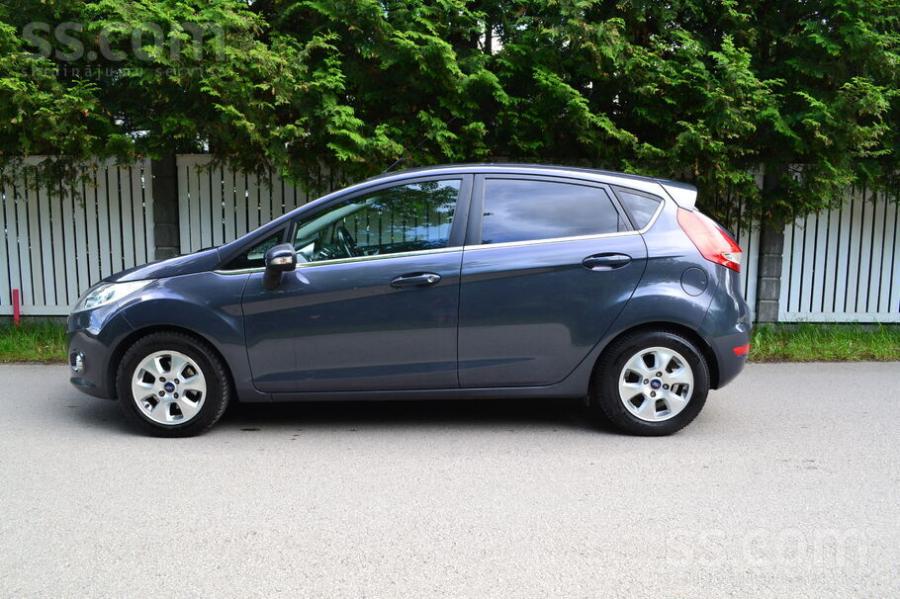 Pelēks Ford Fiesta 2012 Rīga, ar dzinēja tilpumu 1.60 L un nobraukumu 220 tūkst. km par 3400 €, foto 5 vietnē AUTOMOTO.COM.LV