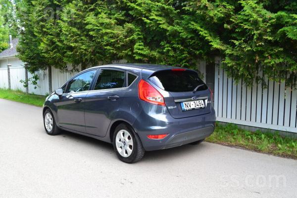 Pelēks Ford Fiesta 2012 Rīga, ar dzinēja tilpumu 1.60 L un nobraukumu 220 tūkst. km par 3400 €, foto 5 vietnē AUTOMOTO.COM.LV