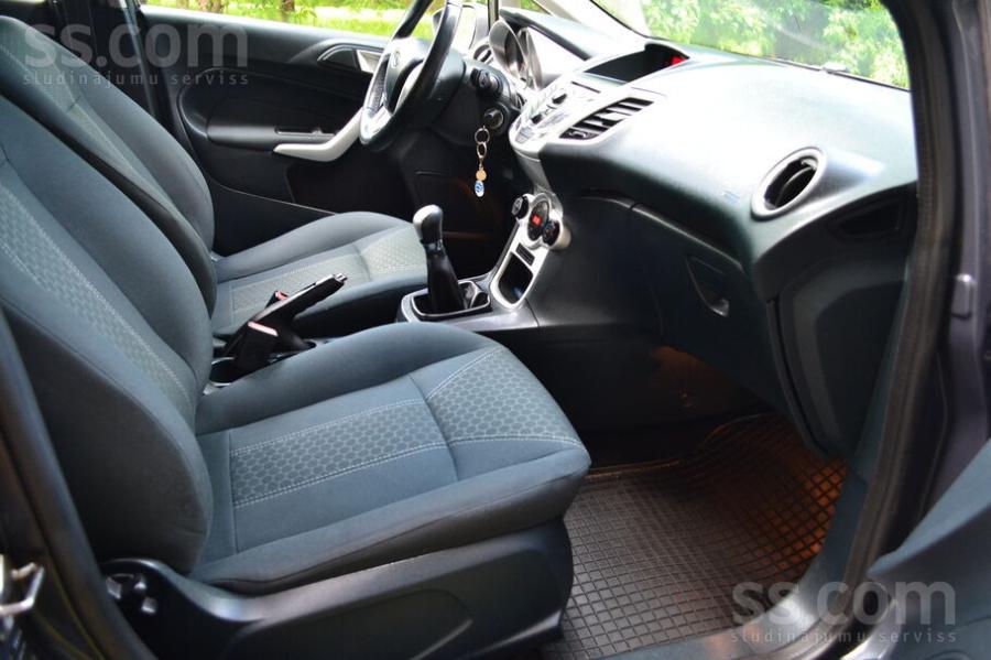 Pelēks Ford Fiesta 2012 Rīga, ar dzinēja tilpumu 1.60 L un nobraukumu 220 tūkst. km par 3400 €, foto 9 vietnē AUTOMOTO.COM.LV
