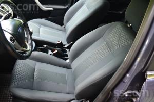 Pelēks Ford Fiesta 2012 Rīga, ar dzinēja tilpumu 1.60 L un nobraukumu 220 tūkst. km par 3400 €, foto 16 vietnē AUTOMOTO.COM.LV