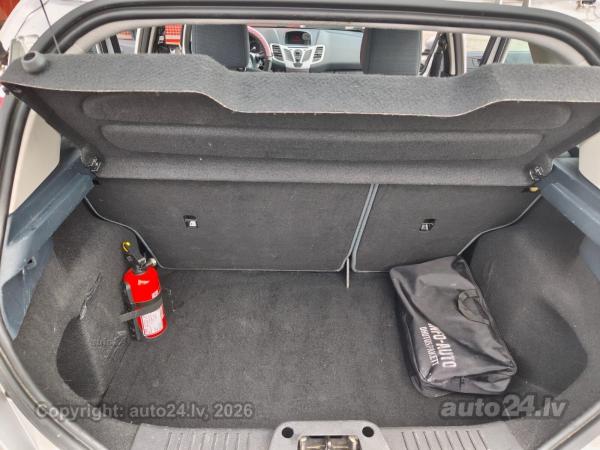 Grey Ford Fiesta 2012 in Tallinn, with an engine capacity of 1.20 L and mileage of 71 thousand km for 4990 €, photo 9 on AUTOMOTO.COM.LV