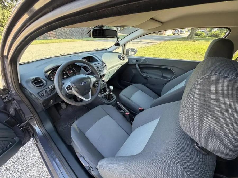 Pelēks Ford Fiesta 2012 Ventspils, ar dzinēja tilpumu 1.20 L un nobraukumu 121 tūkst. km par 2100 €, foto 11 vietnē AUTOMOTO.COM.LV