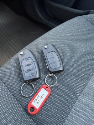 Pelēks Ford Fiesta 2012 Ventspils, ar dzinēja tilpumu 1.20 L un nobraukumu 121 tūkst. km par 2100 €, foto 20 vietnē AUTOMOTO.COM.LV