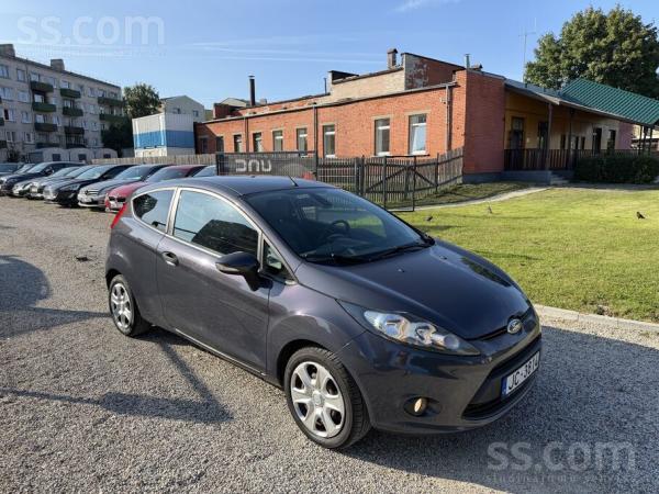 Grey Ford Fiesta 2012 in Ventspils, with an engine capacity of 1.20 L and mileage of 121 thousand km for 2400 €, photo 3 on AUTOMOTO.COM.LV