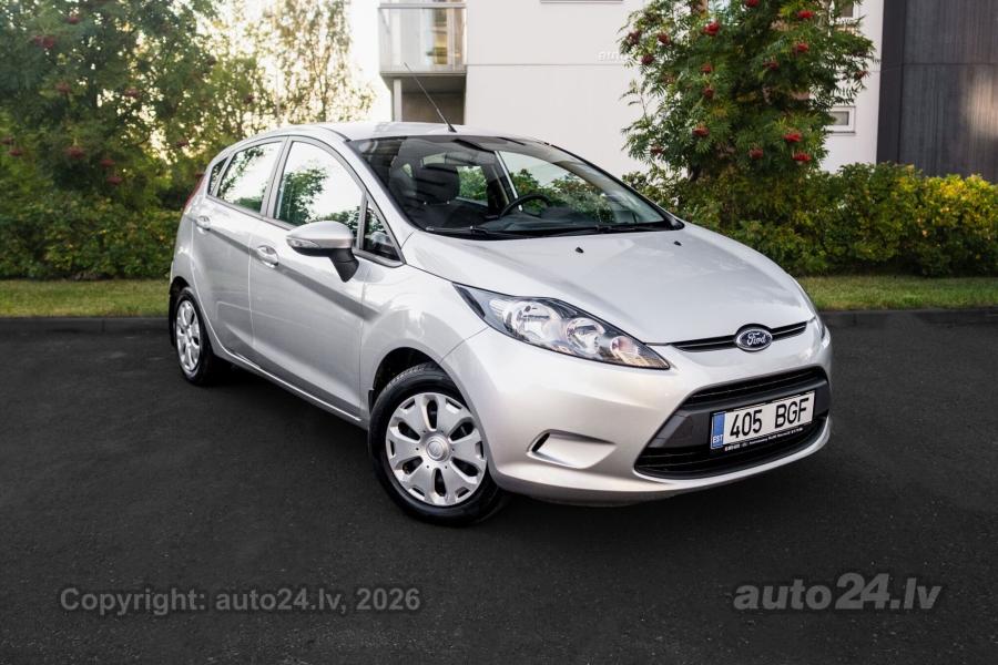 Pelēks Ford Fiesta 2012 Tallina, ar dzinēja tilpumu 1.20 L un nobraukumu 71 tūkst. km par 3999 €, foto 1 vietnē AUTOMOTO.COM.LV