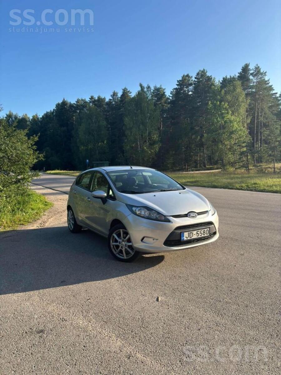 Pelēks Ford Fiesta 2012 Saldus, ar dzinēja tilpumu 1.40 L un nobraukumu 0 tūkst. km par 2500 €, foto 4 vietnē AUTOMOTO.COM.LV