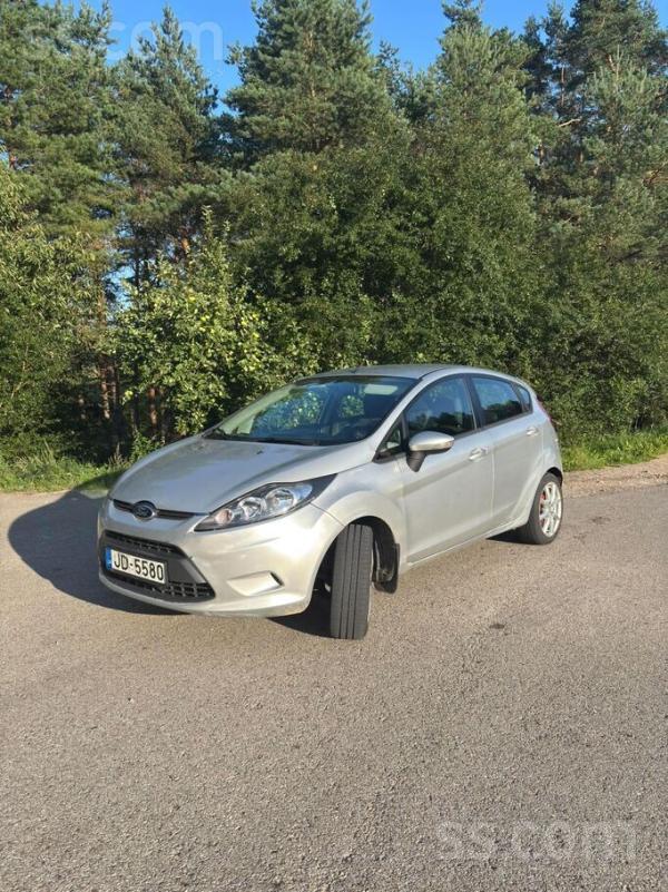 Pelēks Ford Fiesta 2012 Saldus, ar dzinēja tilpumu 1.40 L un nobraukumu 0 tūkst. km par 2500 €, foto 5 vietnē AUTOMOTO.COM.LV