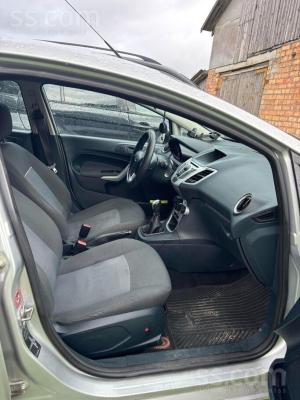 Pelēks Ford Fiesta 2012 Saldus, ar dzinēja tilpumu 1.40 L un nobraukumu 0 tūkst. km par 2500 €, foto 6 vietnē AUTOMOTO.COM.LV