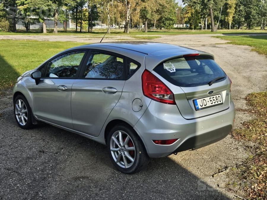 Pelēks Ford Fiesta 2012 Liepāja, ar dzinēja tilpumu 1.40 L un nobraukumu 254 tūkst. km par 2250 €, foto 6 vietnē AUTOMOTO.COM.LV