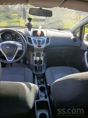 Pelēks Ford Fiesta 2012 Liepāja, ar dzinēja tilpumu 1.40 L un nobraukumu 254 tūkst. km par 2250 €, foto 7 vietnē AUTOMOTO.COM.LV