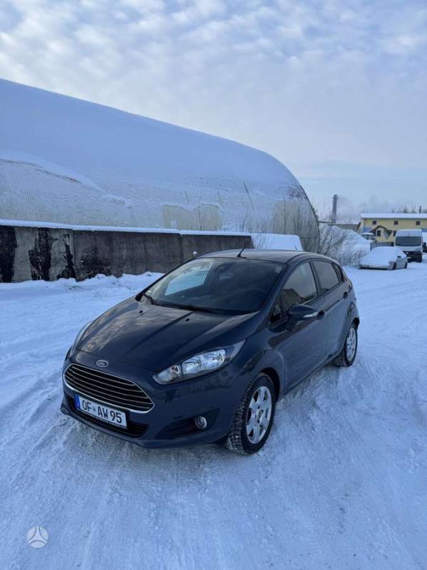 Pelēks Ford Fiesta 2013 Panevēža, ar dzinēja tilpumu 1.56 L un nobraukumu 238 tūkst. km par 5100 €, foto 1 vietnē AUTOMOTO.COM.LV