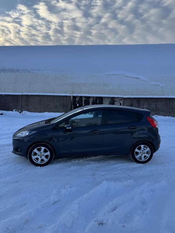 Pelēks Ford Fiesta 2013 Panevēža, ar dzinēja tilpumu 1.56 L un nobraukumu 238 tūkst. km par 5100 €, foto 3 vietnē AUTOMOTO.COM.LV