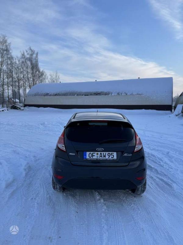 Pelēks Ford Fiesta 2013 Panevēža, ar dzinēja tilpumu 1.56 L un nobraukumu 238 tūkst. km par 5100 €, foto 5 vietnē AUTOMOTO.COM.LV