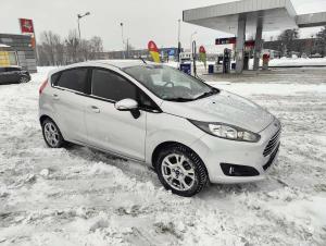 Pelēks Ford Fiesta 2013 Kauņa, ar dzinēja tilpumu 1.60 L un nobraukumu 53 tūkst. km par 7700 €, foto 3 vietnē AUTOMOTO.COM.LV
