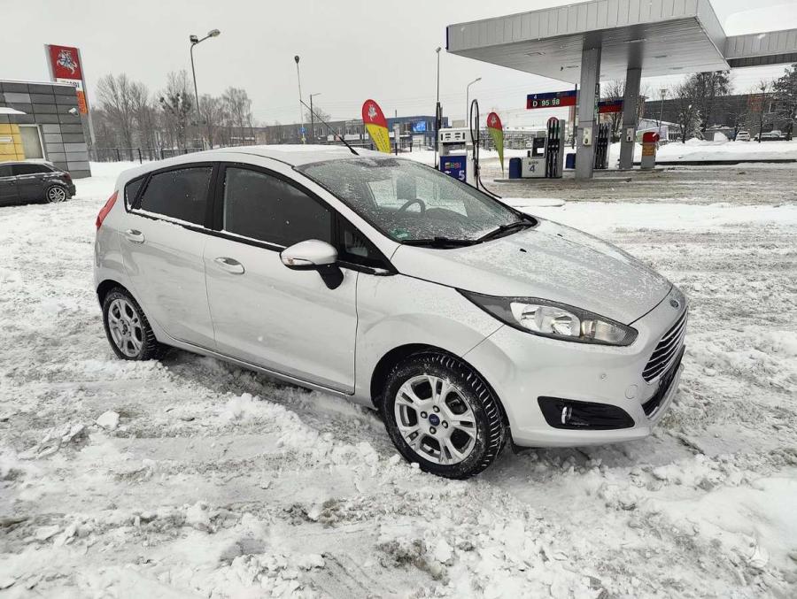 Pelēks Ford Fiesta 2013 Kauņa, ar dzinēja tilpumu 1.60 L un nobraukumu 53 tūkst. km par 7700 €, foto 3 vietnē AUTOMOTO.COM.LV