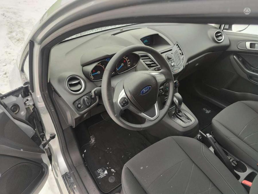 Pelēks Ford Fiesta 2013 Kauņa, ar dzinēja tilpumu 1.60 L un nobraukumu 53 tūkst. km par 7700 €, foto 7 vietnē AUTOMOTO.COM.LV