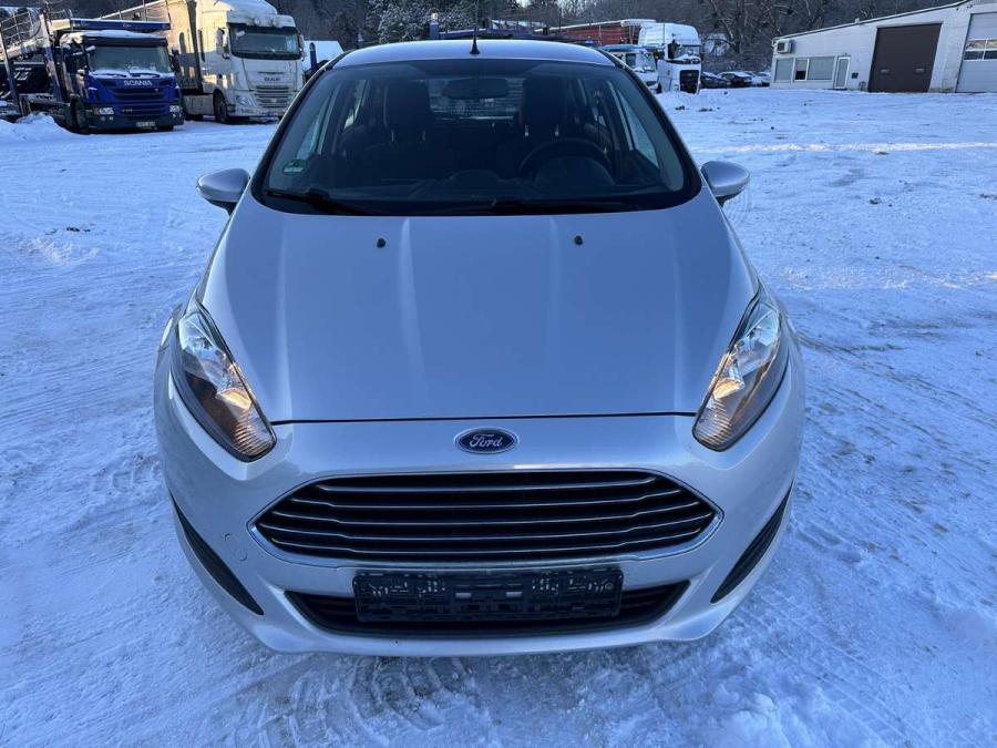Pelēks Ford Fiesta 2013 Prienai, ar dzinēja tilpumu 1.24 L un nobraukumu 177 tūkst. km par 3900 €, foto 2 vietnē AUTOMOTO.COM.LV