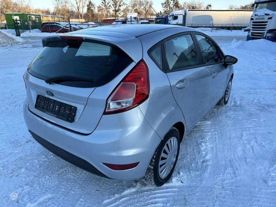 Pelēks Ford Fiesta 2013 Prienai, ar dzinēja tilpumu 1.24 L un nobraukumu 177 tūkst. km par 3900 €, foto 5 vietnē AUTOMOTO.COM.LV