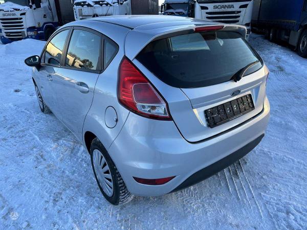 Grey Ford Fiesta 2013 in Prienai, with an engine capacity of 1.24 L and mileage of 177 thousand km for 3900 €, photo 7 on AUTOMOTO.COM.LV