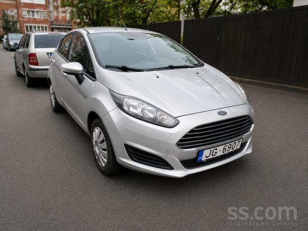 Pelēks Ford Fiesta 2013 Rīga, ar dzinēja tilpumu 1.30 L un nobraukumu 383 tūkst. km par 1600 €, foto 2 vietnē AUTOMOTO.COM.LV