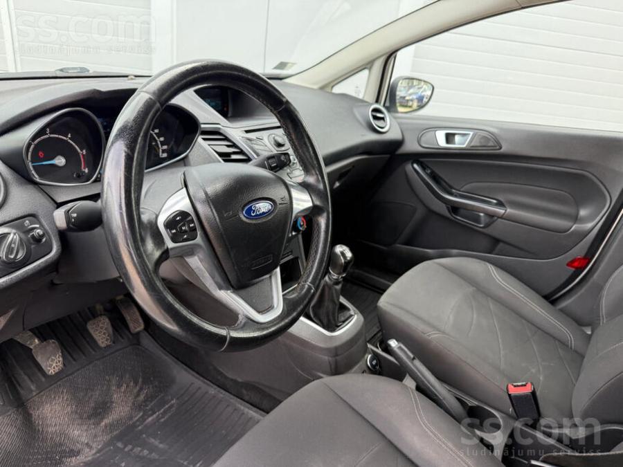 Grey Ford Fiesta 2013 in Riga, with an engine capacity of 1.50 L and mileage of 197 thousand km for 3150 €, photo 9 on AUTOMOTO.COM.LV
