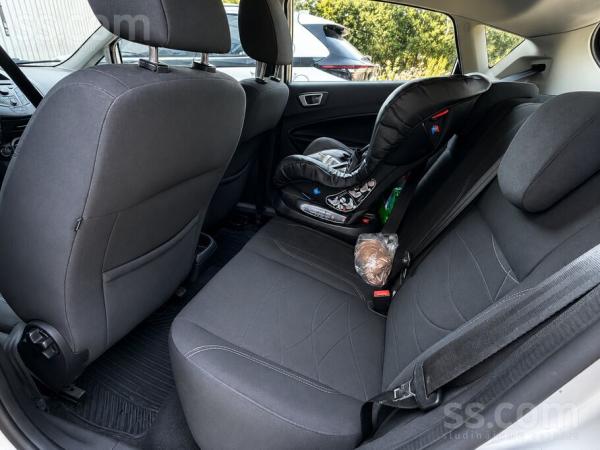 Grey Ford Fiesta 2013 in Riga, with an engine capacity of 1.30 L and mileage of 383 thousand km for 1590 €, photo 7 on AUTOMOTO.COM.LV