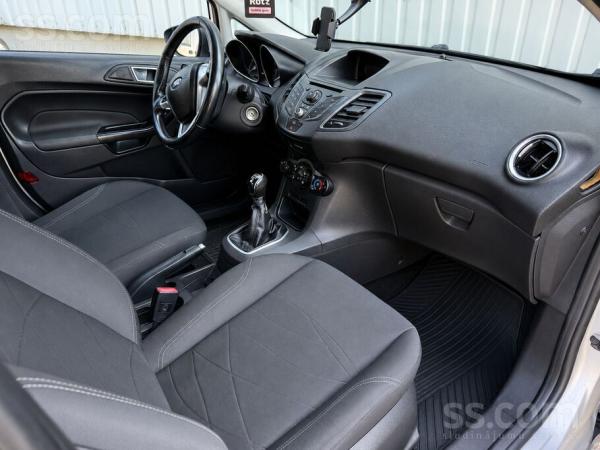 Grey Ford Fiesta 2013 in Riga, with an engine capacity of 1.30 L and mileage of 383 thousand km for 1590 €, photo 9 on AUTOMOTO.COM.LV