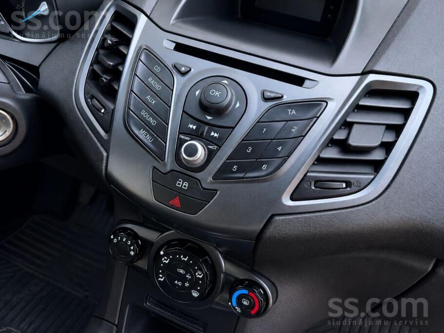 Pelēks Ford Fiesta 2013 Rīga, ar dzinēja tilpumu 1.30 L un nobraukumu 383 tūkst. km par 1590 €, foto 12 vietnē AUTOMOTO.COM.LV