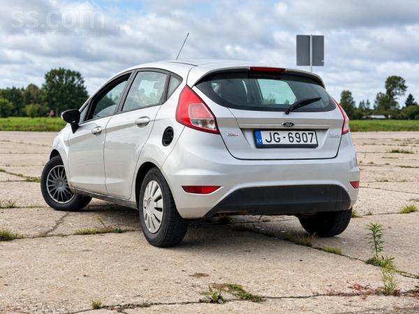 Grey Ford Fiesta 2013 in Riga, with an engine capacity of 1.30 L and mileage of 383 thousand km for 1000 €, photo 5 on AUTOMOTO.COM.LV