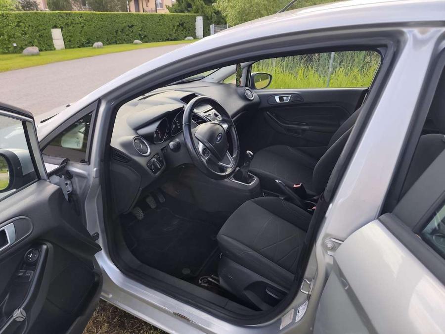 Pelēks Ford Fiesta 2013 Klaipėda, ar dzinēja tilpumu 1.24 L un nobraukumu 85 tūkst. km par 3600 €, foto 6 vietnē AUTOMOTO.COM.LV