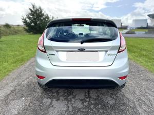 Grey Ford Fiesta 2013 in Kaunas, with an engine capacity of 1.00 L and mileage of 108 thousand km for 3500 €, photo 7 on AUTOMOTO.COM.LV