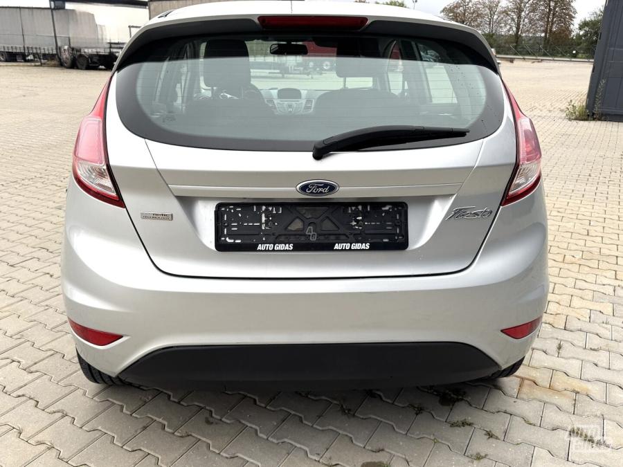 Grey Ford Fiesta 2013 in Kaunas, with an engine capacity of 1.00 L and mileage of 108 thousand km for 3400 €, photo 5 on AUTOMOTO.COM.LV