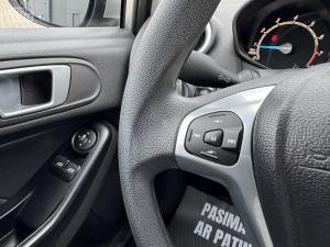 Grey Ford Fiesta 2013 in Kaunas, with an engine capacity of 1.00 L and mileage of 108 thousand km for 3400 €, photo 18 on AUTOMOTO.COM.LV