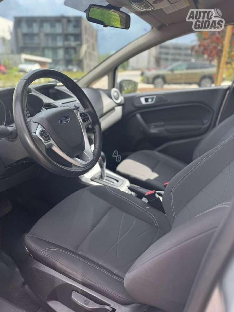 Pelēks Ford Fiesta 2014 Viļņa, ar dzinēja tilpumu 1.60 L un nobraukumu 99 tūkst. km par 3600 €, foto 6 vietnē AUTOMOTO.COM.LV