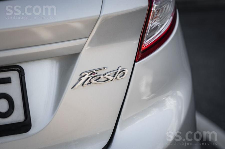 Pelēks Ford Fiesta 2014 Rīga, ar dzinēja tilpumu 1.00 L un nobraukumu 149 tūkst. km par 3950 €, foto 8 vietnē AUTOMOTO.COM.LV