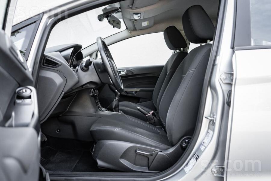 Pelēks Ford Fiesta 2014 Rīga, ar dzinēja tilpumu 1.00 L un nobraukumu 149 tūkst. km par 3950 €, foto 9 vietnē AUTOMOTO.COM.LV