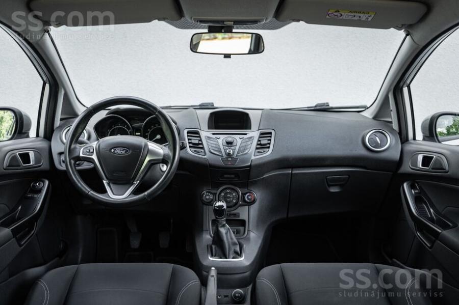 Pelēks Ford Fiesta 2014 Rīga, ar dzinēja tilpumu 1.00 L un nobraukumu 149 tūkst. km par 3950 €, foto 14 vietnē AUTOMOTO.COM.LV