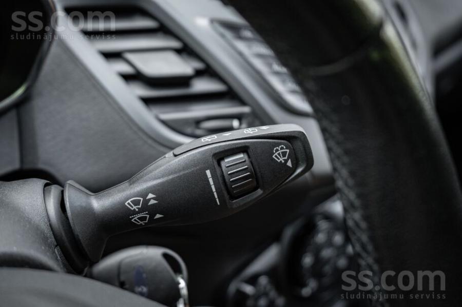 Pelēks Ford Fiesta 2014 Rīga, ar dzinēja tilpumu 1.00 L un nobraukumu 149 tūkst. km par 3950 €, foto 18 vietnē AUTOMOTO.COM.LV