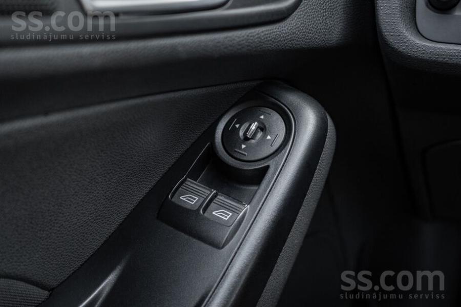 Pelēks Ford Fiesta 2014 Rīga, ar dzinēja tilpumu 1.00 L un nobraukumu 149 tūkst. km par 3950 €, foto 24 vietnē AUTOMOTO.COM.LV