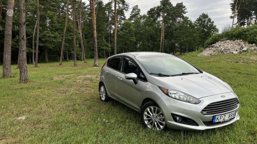 Grey Ford Fiesta 2014 in Kaunas, with an engine capacity of 1.60 L and mileage of 156 thousand km for 4955 €, photo 3 on AUTOMOTO.COM.LV