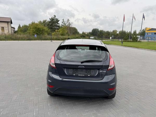 Ford Fiesta 2014 in Telschi on AUTOMOTO.COM.LV Grey Ford Fiesta 2014 in Telschi, with an engine capacity of 1.50 L and mileage of 111 thousand km for 3999 €, photo 6 on AUTOMOTO.COM.LV