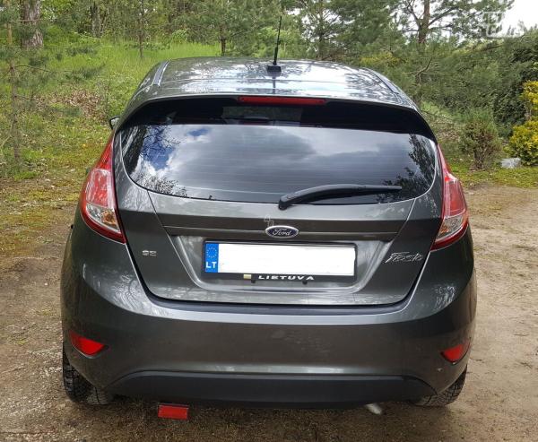 Pelēks Ford Fiesta 2015 Telšiai, ar dzinēja tilpumu 1.60 L un nobraukumu 119 tūkst. km par 4400 €, foto 4 vietnē AUTOMOTO.COM.LV