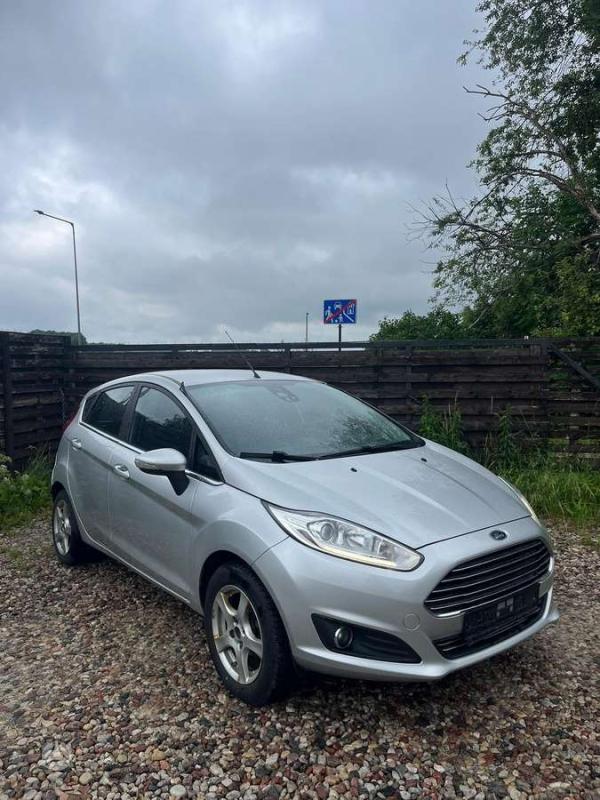 Grey Ford Fiesta 2015 in Vilnius, with an engine capacity of 1.00 L and mileage of 164 thousand km for 2100 €, photo 1 on AUTOMOTO.COM.LV