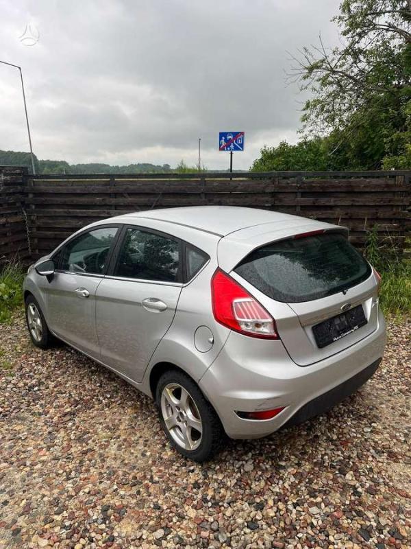 Grey Ford Fiesta 2015 in Vilnius, with an engine capacity of 1.00 L and mileage of 164 thousand km for 2100 €, photo 4 on AUTOMOTO.COM.LV