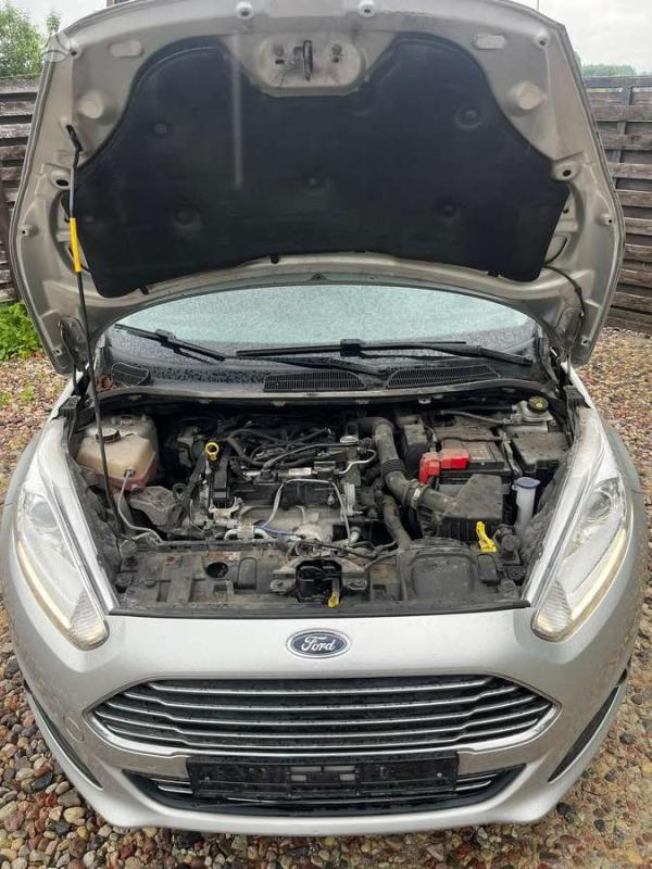 Grey Ford Fiesta 2015 in Vilnius, with an engine capacity of 1.00 L and mileage of 164 thousand km for 2100 €, photo 7 on AUTOMOTO.COM.LV
