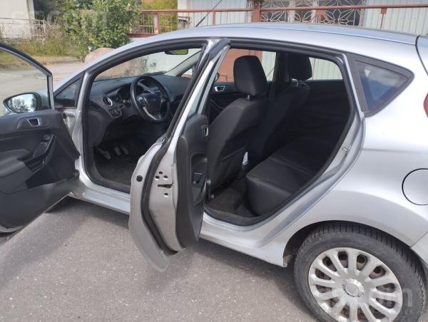 Pelēks Ford Fiesta 2015 Ogre, ar dzinēja tilpumu 1.50 L un nobraukumu 0 tūkst. km par 2550 €, foto 4 vietnē AUTOMOTO.COM.LV