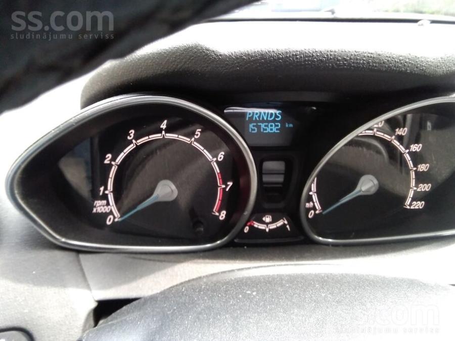 Pelēks Ford Fiesta 2015 Rīga, ar dzinēja tilpumu 1.00 L un nobraukumu 158 tūkst. km par 3300 €, foto 4 vietnē AUTOMOTO.COM.LV