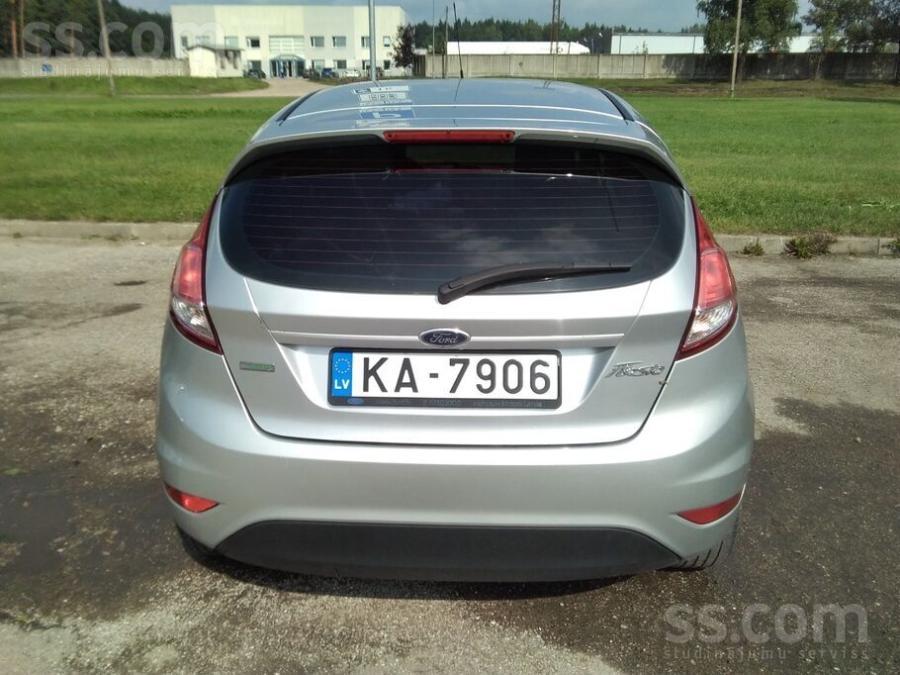 Pelēks Ford Fiesta 2015 Rīga, ar dzinēja tilpumu 1.00 L un nobraukumu 158 tūkst. km par 3300 €, foto 5 vietnē AUTOMOTO.COM.LV